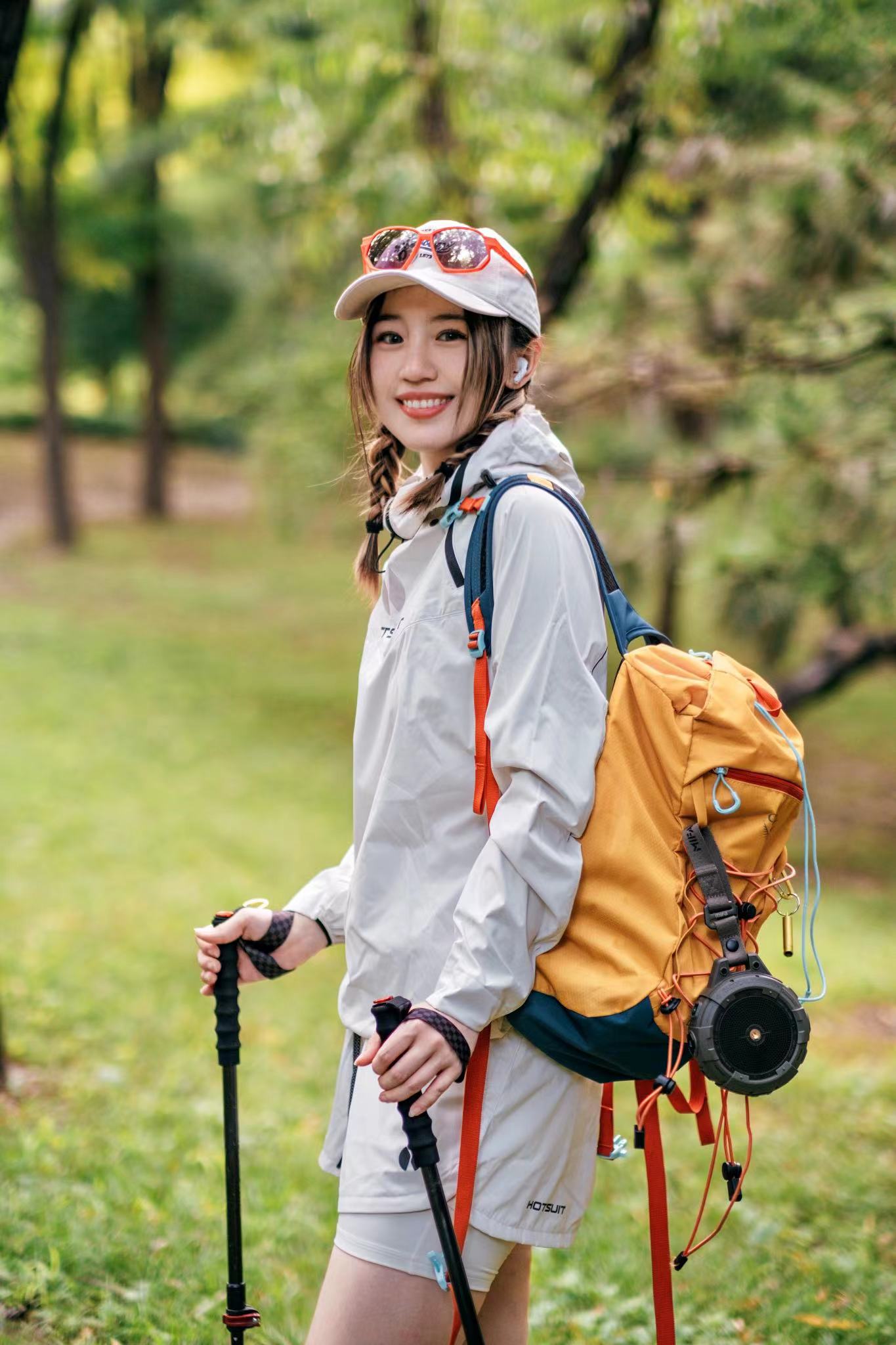 mifa Tango Portable Bluetooth Speaker With Flashlight,IP67 Waterproof