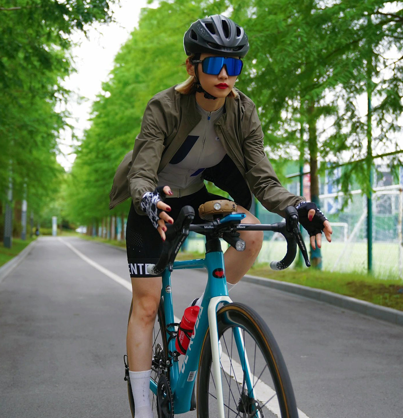 mifa Tango Portable Bluetooth Speaker With Flashlight,IP67 Waterproof